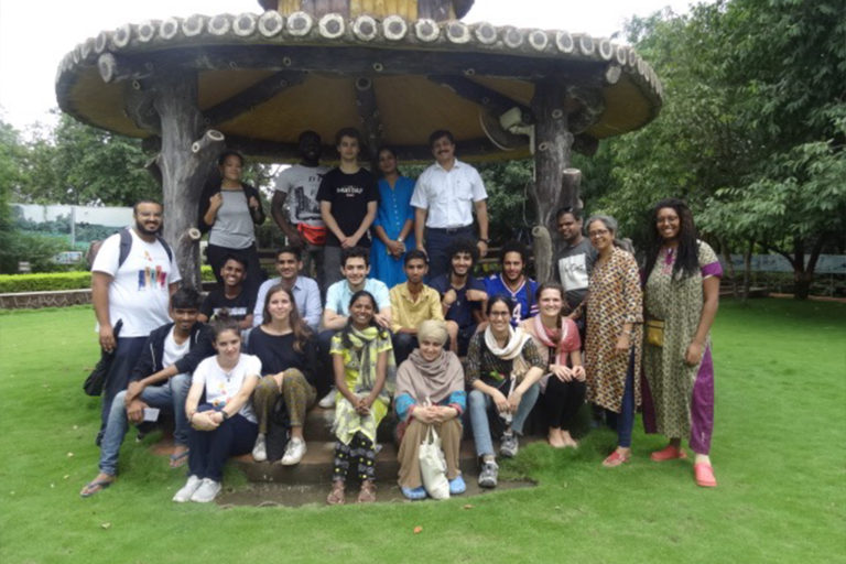 Qui sommes-nous ? – Yes Akademia